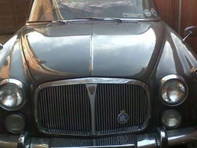 Restoration,welding and repairs of Rover P5b V8 Coupe.